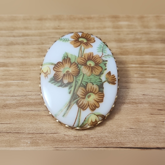 Vintage | Jewelry | Vintage Porcelain Flower Gold Brooch | Poshmark